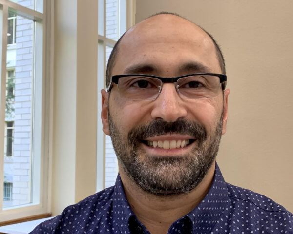 Four teachers honoured with Teaching Excellence Award – Newsroom